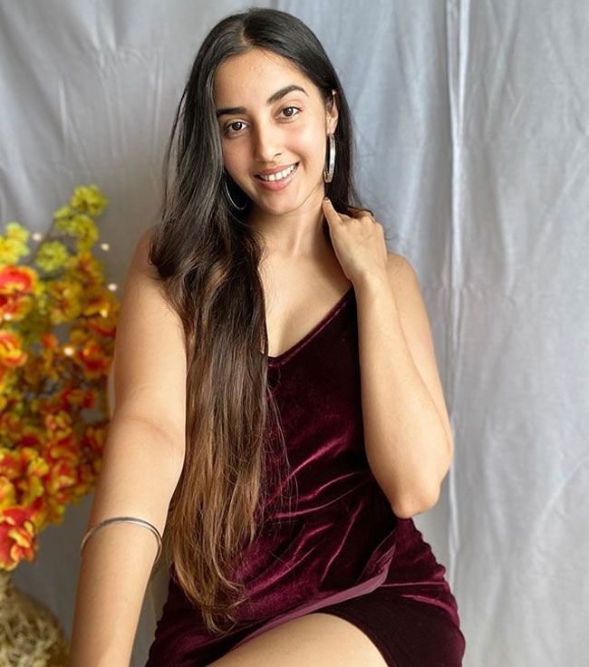 Simrat Kaur New Hd Images